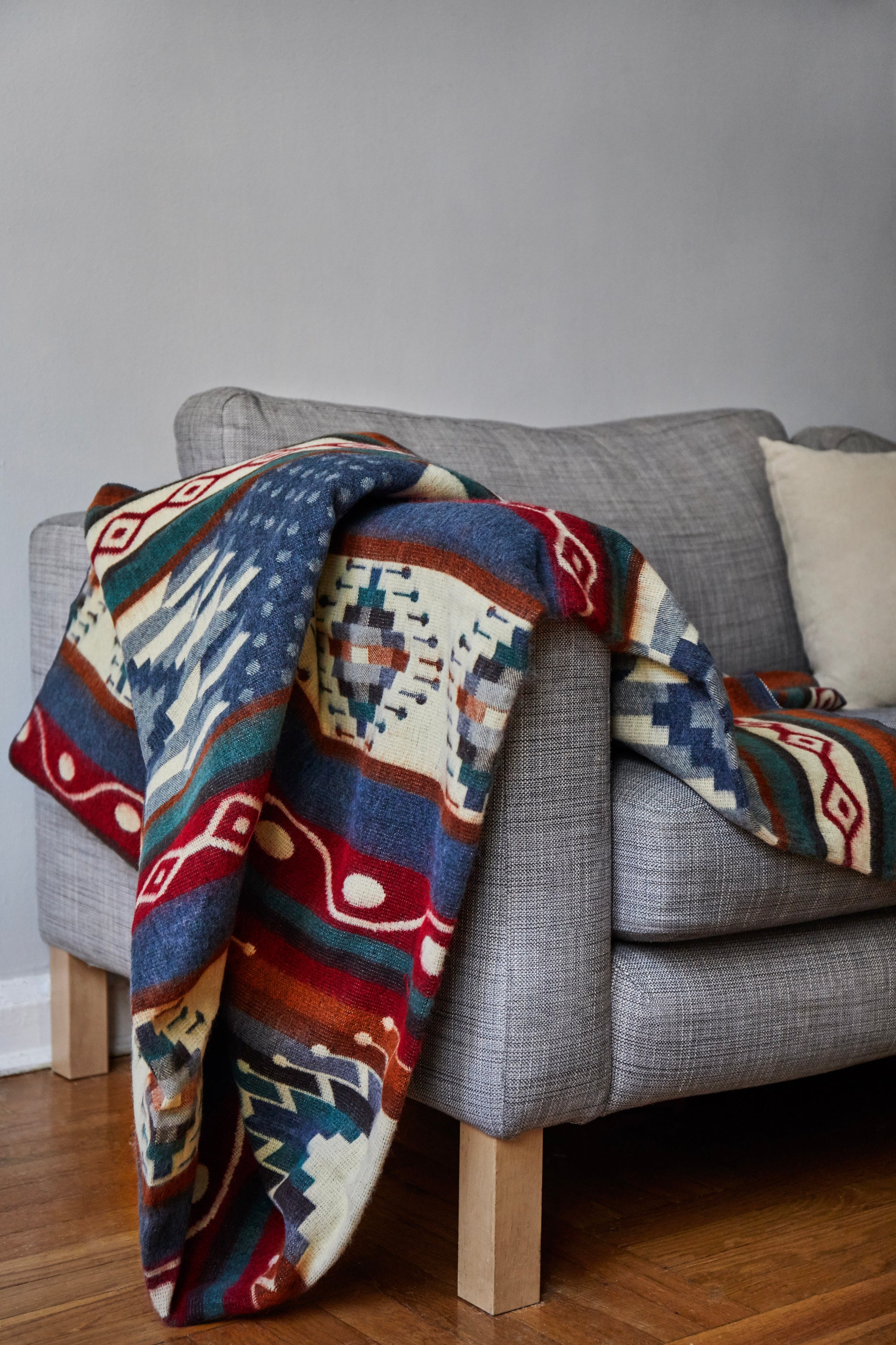 Sumaco Wave Southwestern Artisan Blanket – Ecuadane Danmark